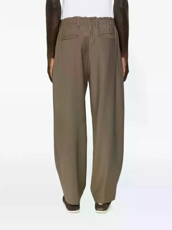 MYTHS Pleated-front Straight-leg Trousers