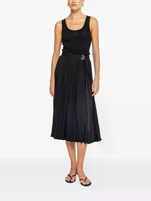 NISSA Logo Embroidered Stretch Top