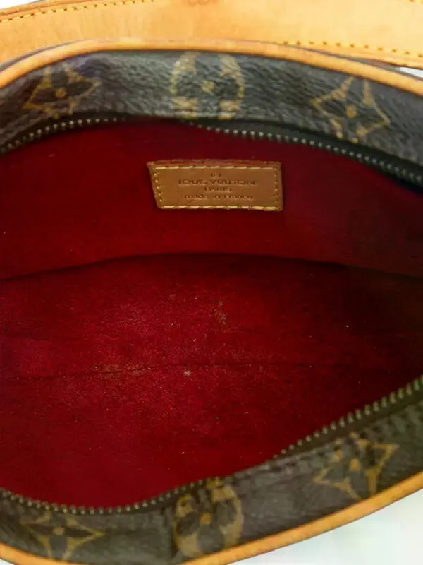 LOUIS VUITTON 2000-2026 Monogram Croissant Pm Hobo Bag