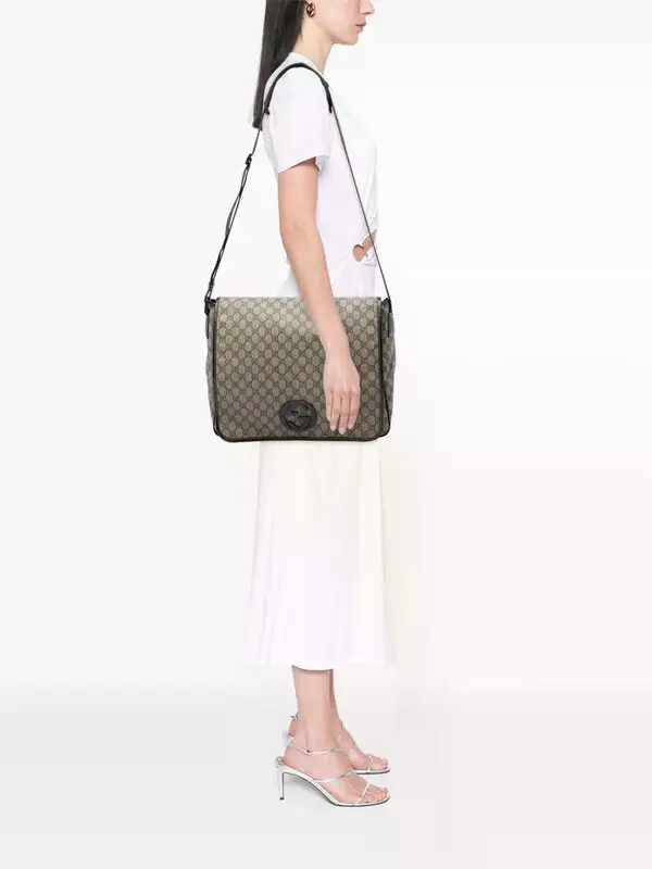 Gucci 2016-2026 Large Gg Supreme Interlocking G Messenger Bag Crossbody Bag