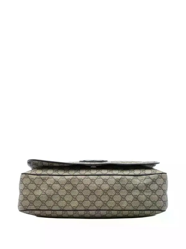 Gucci 2016-2026 Large Gg Supreme Interlocking G Messenger Bag Crossbody Bag
