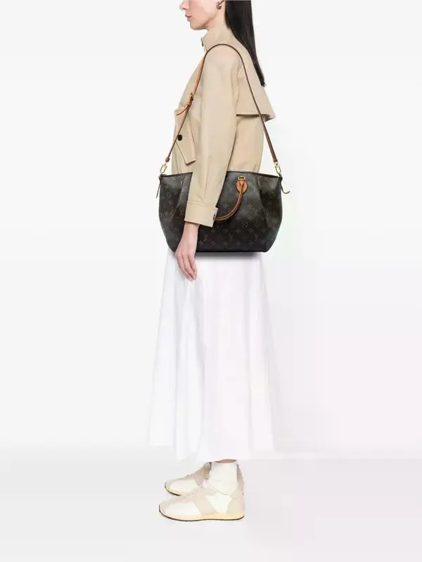 LOUIS VUITTON 2014 Monogram Turenne Gm Satchel