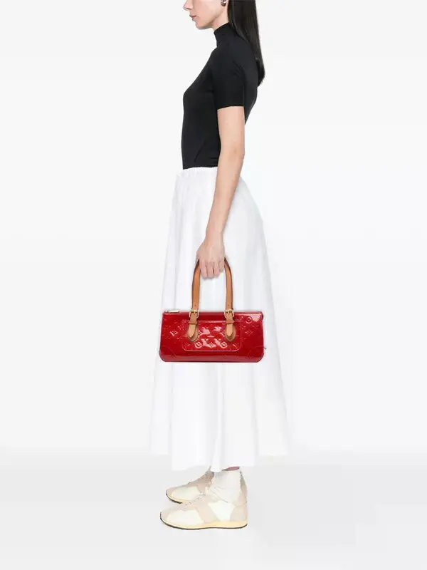 LOUIS VUITTON Monogram Vernis Rosewood Avenue Shoulder Bag - Red