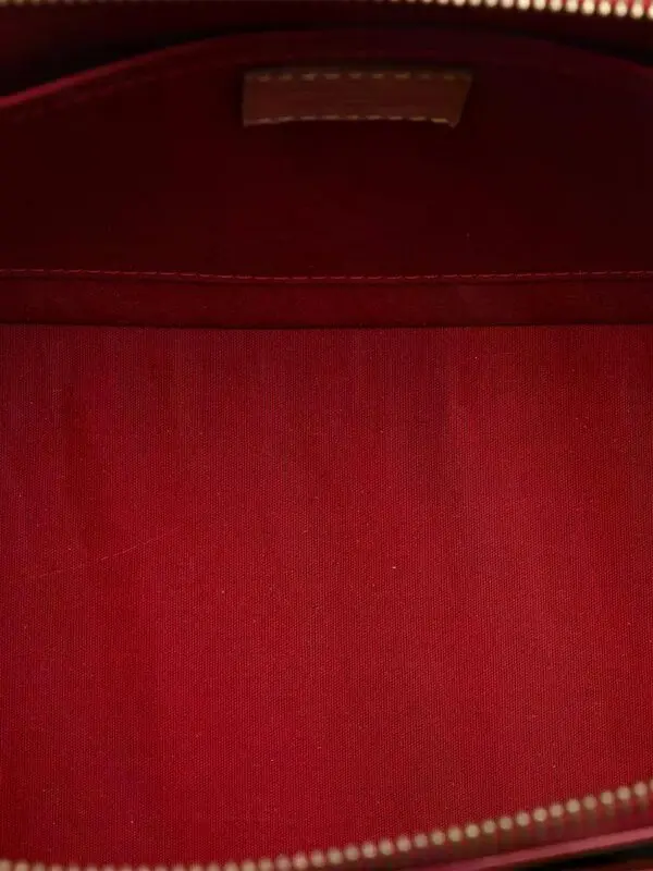 LOUIS VUITTON Monogram Vernis Rosewood Avenue Shoulder Bag - Red