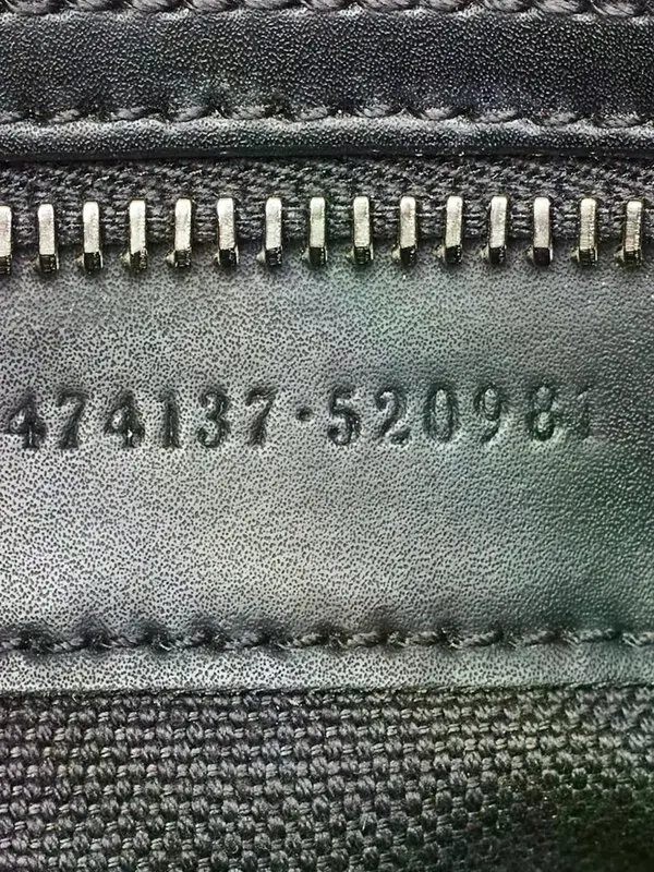 Gucci Gg Supreme Night Courier Messenger Bag