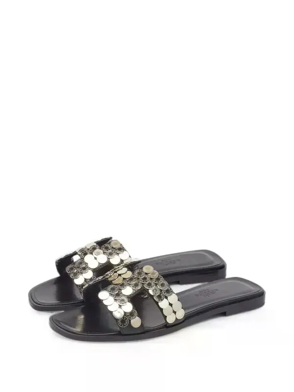 Hermès Oran Leather Sandals With Clou De Selle Embellishment