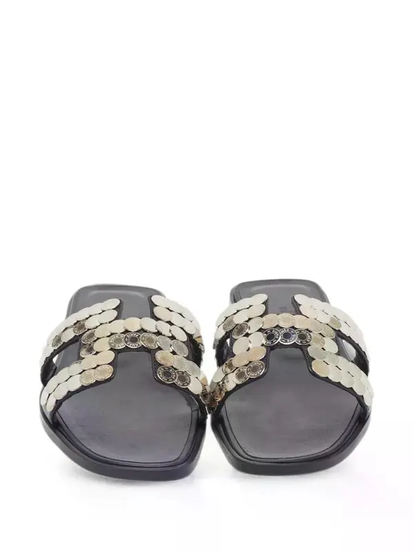 Hermès Oran Leather Sandals With Clou De Selle Embellishment