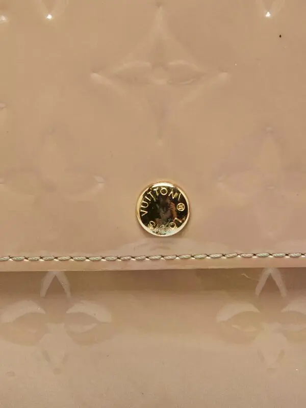 LOUIS VUITTON 2010 Sarah Wallet