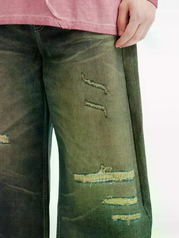 FIVE CM Distressed Whiskered Jeans