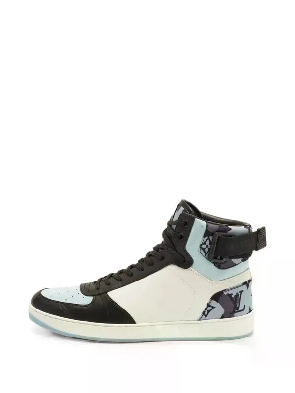 LOUIS VUITTON High-top Lace-up Sneakers