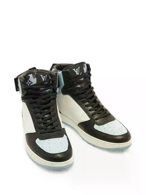 LOUIS VUITTON High-top Lace-up Sneakers