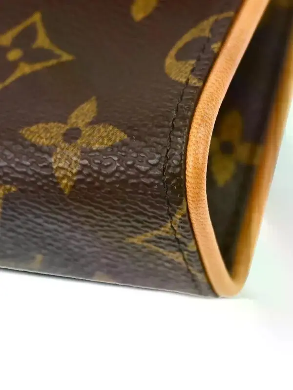 LOUIS VUITTON 2002 Monogram Xs Bum Bag