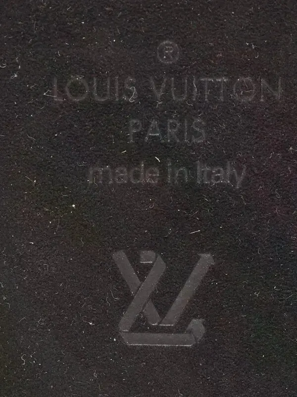 LOUIS VUITTON Re-trunk Monogram Chain Iphone 14 Pro Case