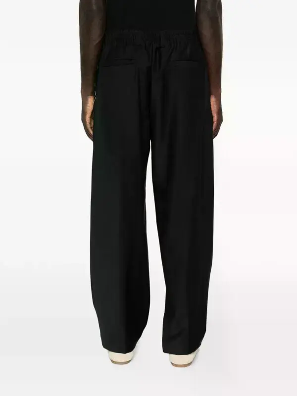 MYTHS Pleated-front Straight-leg Trousers