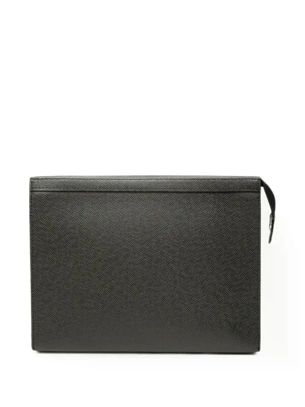 LOUIS VUITTON 2017 Taiga Pochette Voyage Mm Clutch Bag
