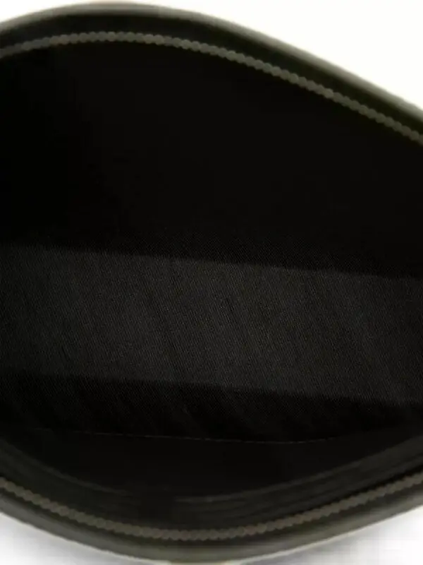 LOUIS VUITTON 2017 Taiga Pochette Voyage Mm Clutch Bag