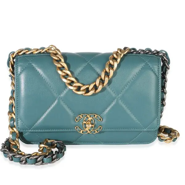 Chanel Dark Quilted Lambskin 19 Wallet On Chain - Green