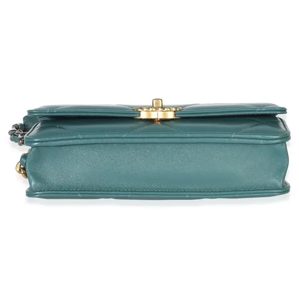 Chanel Dark Quilted Lambskin 19 Wallet On Chain - Green