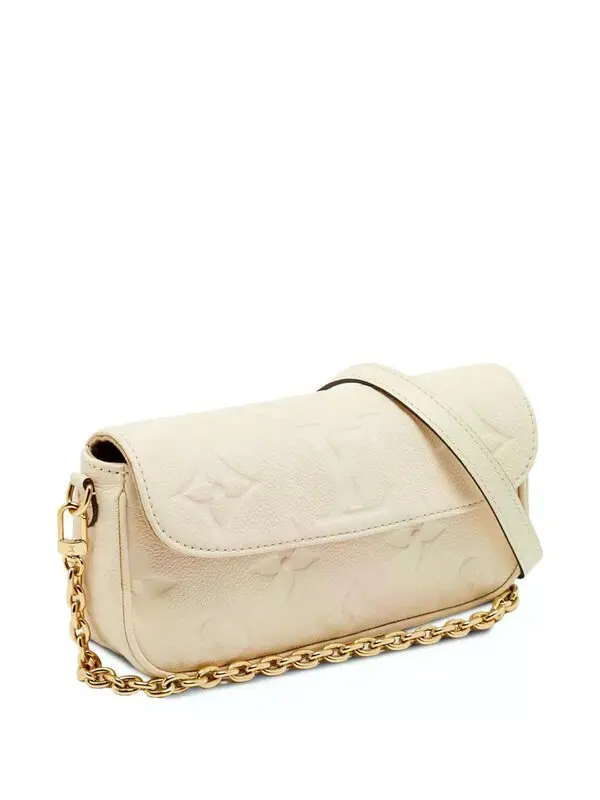 LOUIS VUITTON Ivy Monogram Giant Empreinte Wallet On Chain - Neutrals