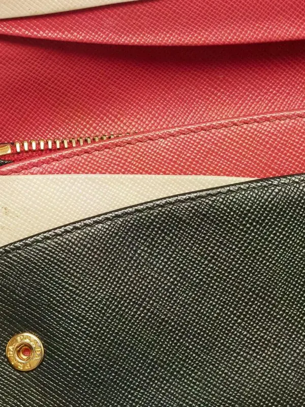Prada Lux Logo-lettering Wallet
