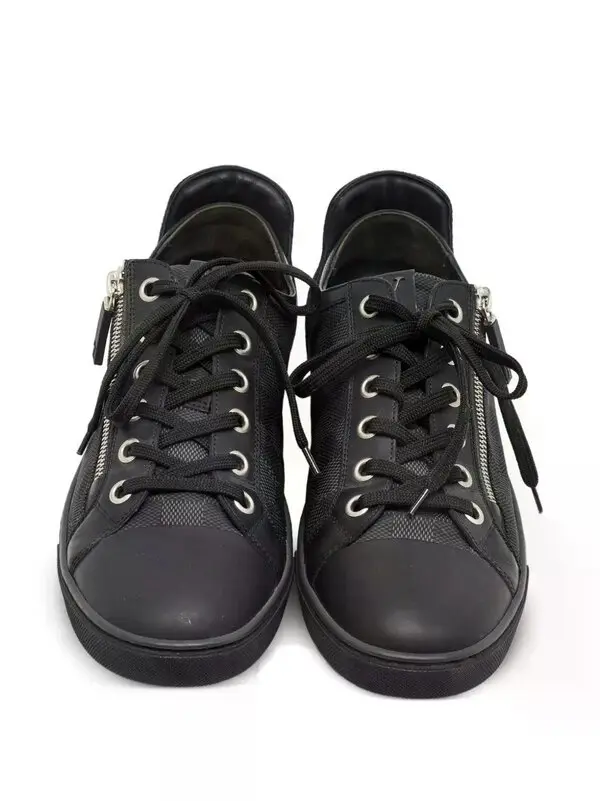 LOUIS VUITTON Damier Pattern Low Top Sneakers