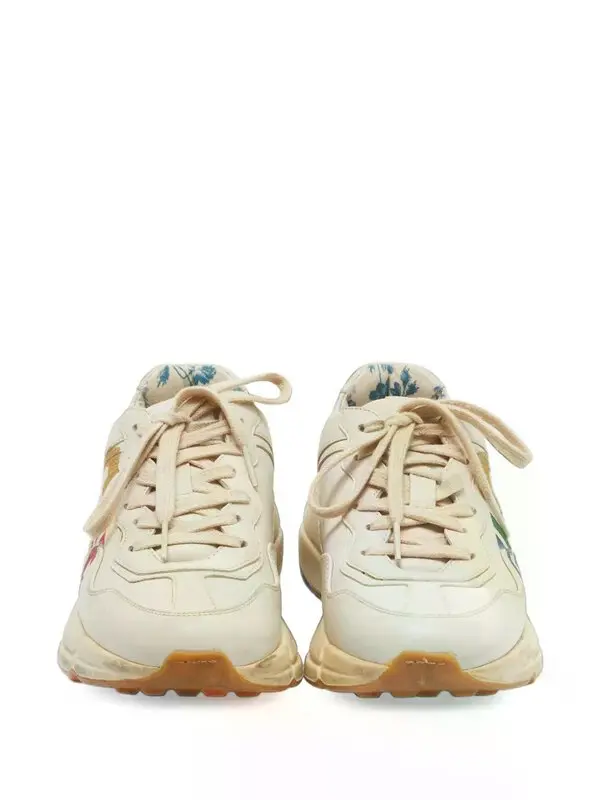Gucci Rhyton Logo Print Sneakers - Neutrals