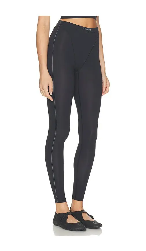 NIKESKIMS Weightless V- Panel Tights In Black