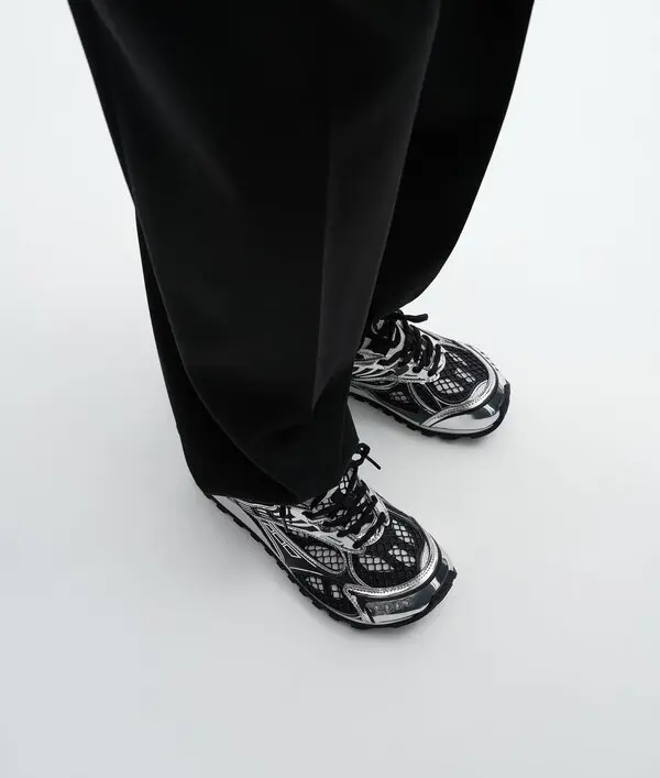 Bottega Veneta Orbit Sneaker - Black/silver