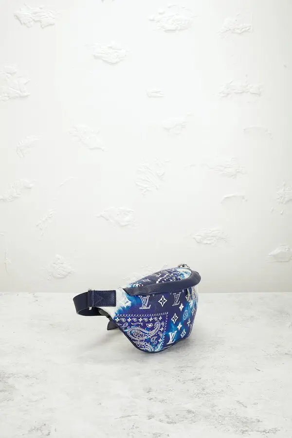 LOUIS VUITTON Monogram Bandana Discovery Bum Bag