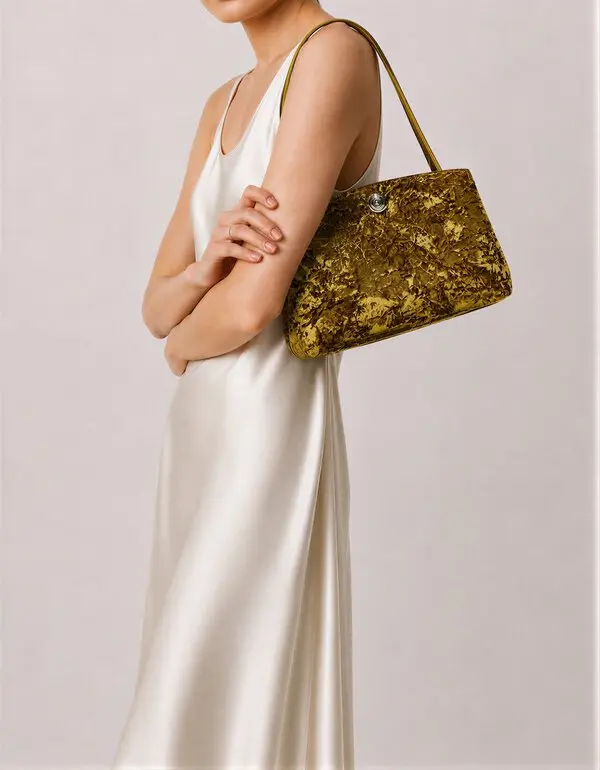 LIFFNER Velvet Push Lock Pouch - Green