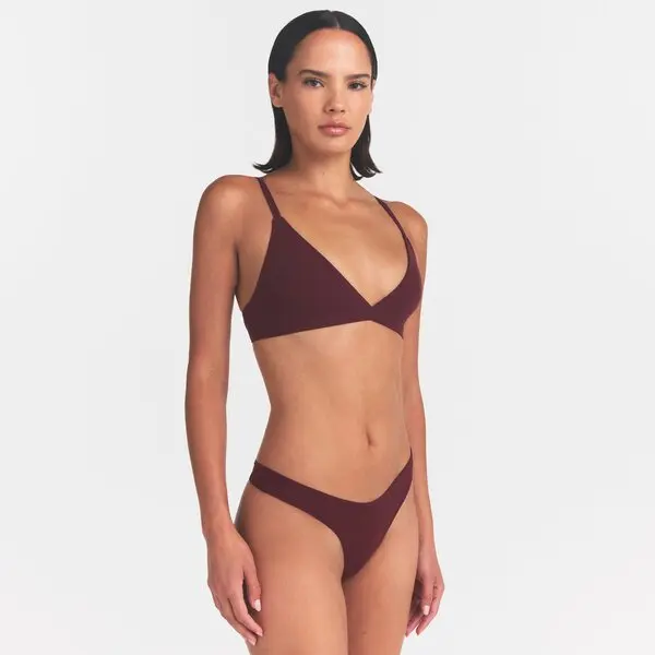 SKIMS Dipped Front Thong | Red | | Fits Everybody - Currant