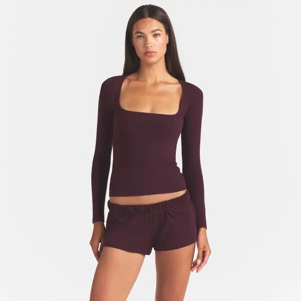 SKIMS Scoop Neck Long Sleeve Top | Red | | Cotton Jersey - Currant