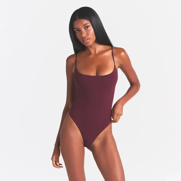 SKIMS Cami Bodysuit | Red | | Fits Everybody - Currant
