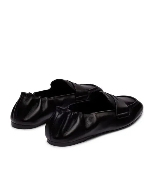 STUART WEITZMAN Bryant Loafer - Black