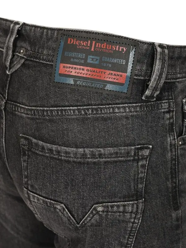 DIESEL® Regular Larkee Jeans