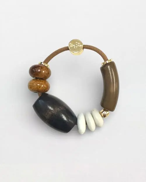 BY LILLA Sesame Capsule Bracelet Hairtie - Medium Brown