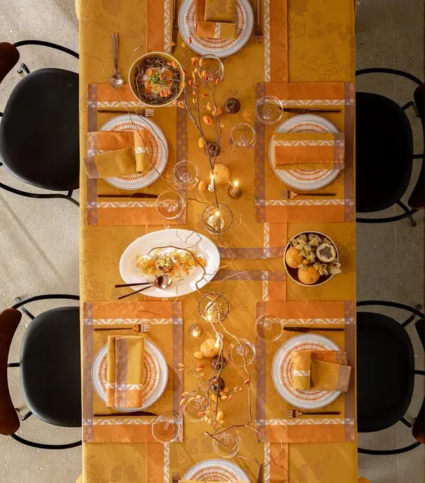 LE JACQUARD FRANÇAIS Cotton Manor Lane Tablecloth