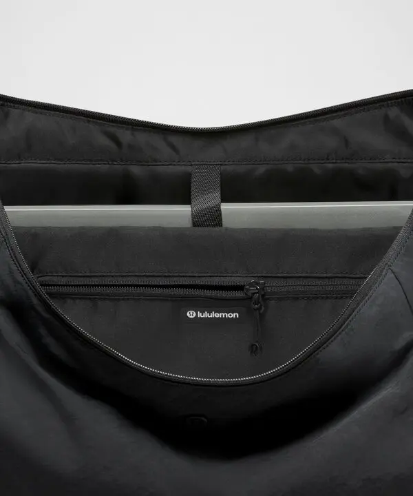 Lululemon Extra-large Slouchy Shoulder Bag 24l - Black