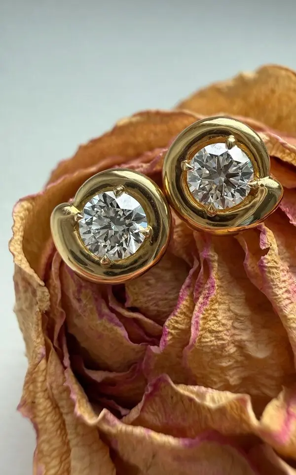 VICE VERSA 14k Yellow Diamond Stud Earrings