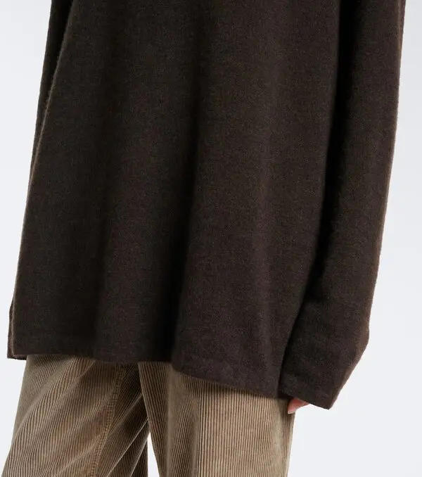 THE ROW Oversized V-neck Cashmere Sweater