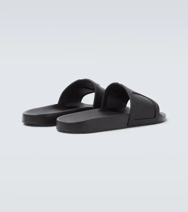 Valentino Garavani Vlogo Slides
