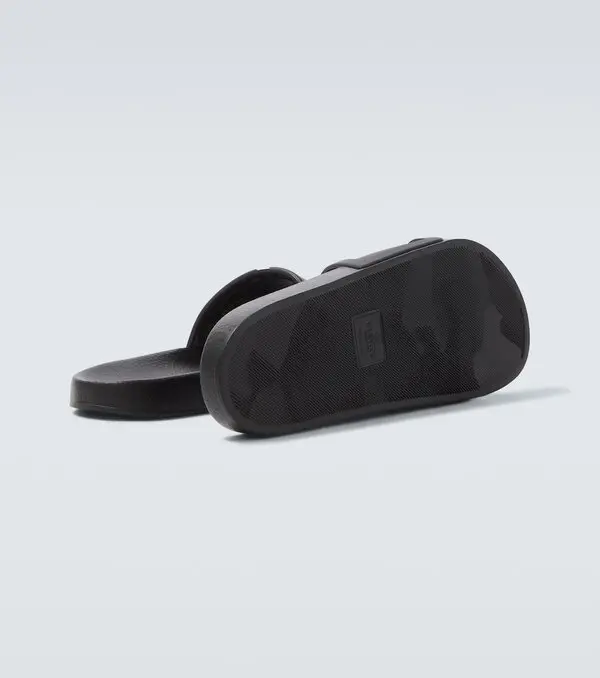 Valentino Garavani Vlogo Slides
