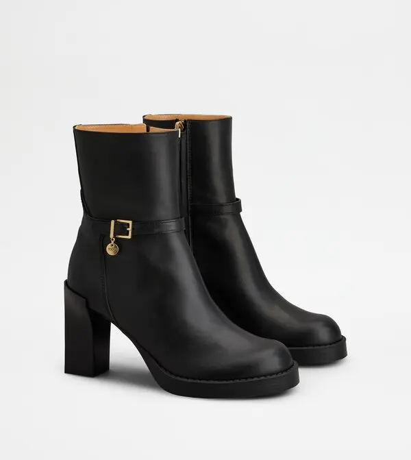 TOD'S Leather Ankle Boots With Decorative Buckle Strap