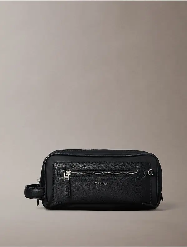 Calvin Klein Raised Logo Dopp Kit