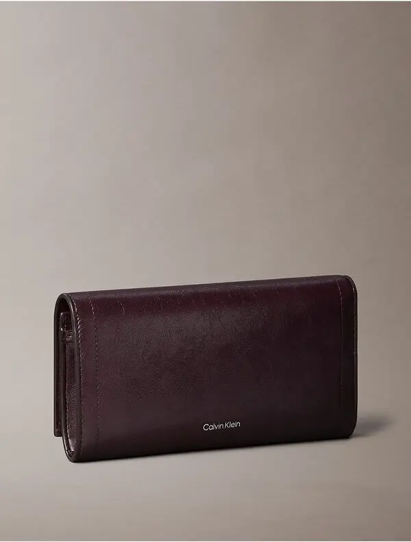 Calvin Klein Emblem Logo Bifold Wallet - Fudge
