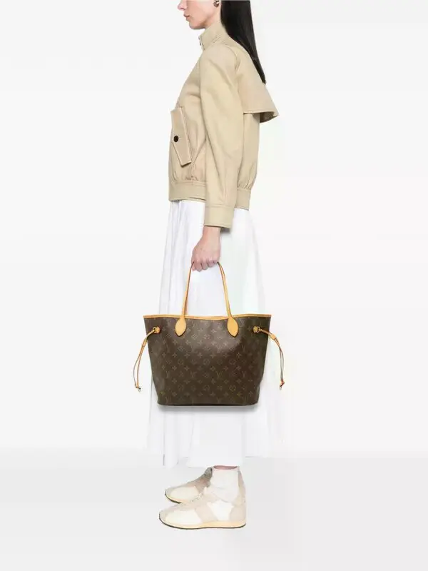 LOUIS VUITTON Monogram Canvas Neverfull Mm Tote Bag - Brown