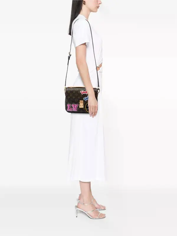 LOUIS VUITTON 2018 Monogram Patches Pochette Metis Satchel