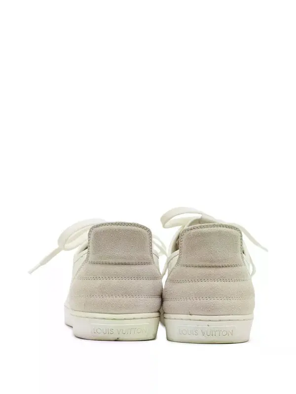 LOUIS VUITTON Sneakers - White