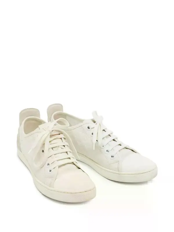 LOUIS VUITTON Sneakers - White