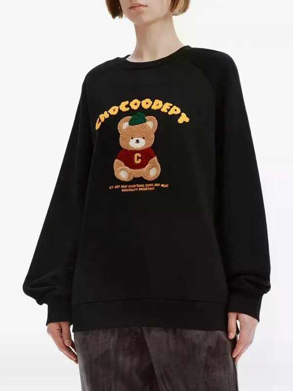 CHOCOOLATE Bear Patch Long Sleeve Sweatshirt - Black